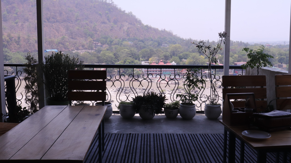 10 Best Vegetarian Restaurants in Rishikesh for Food Lovers